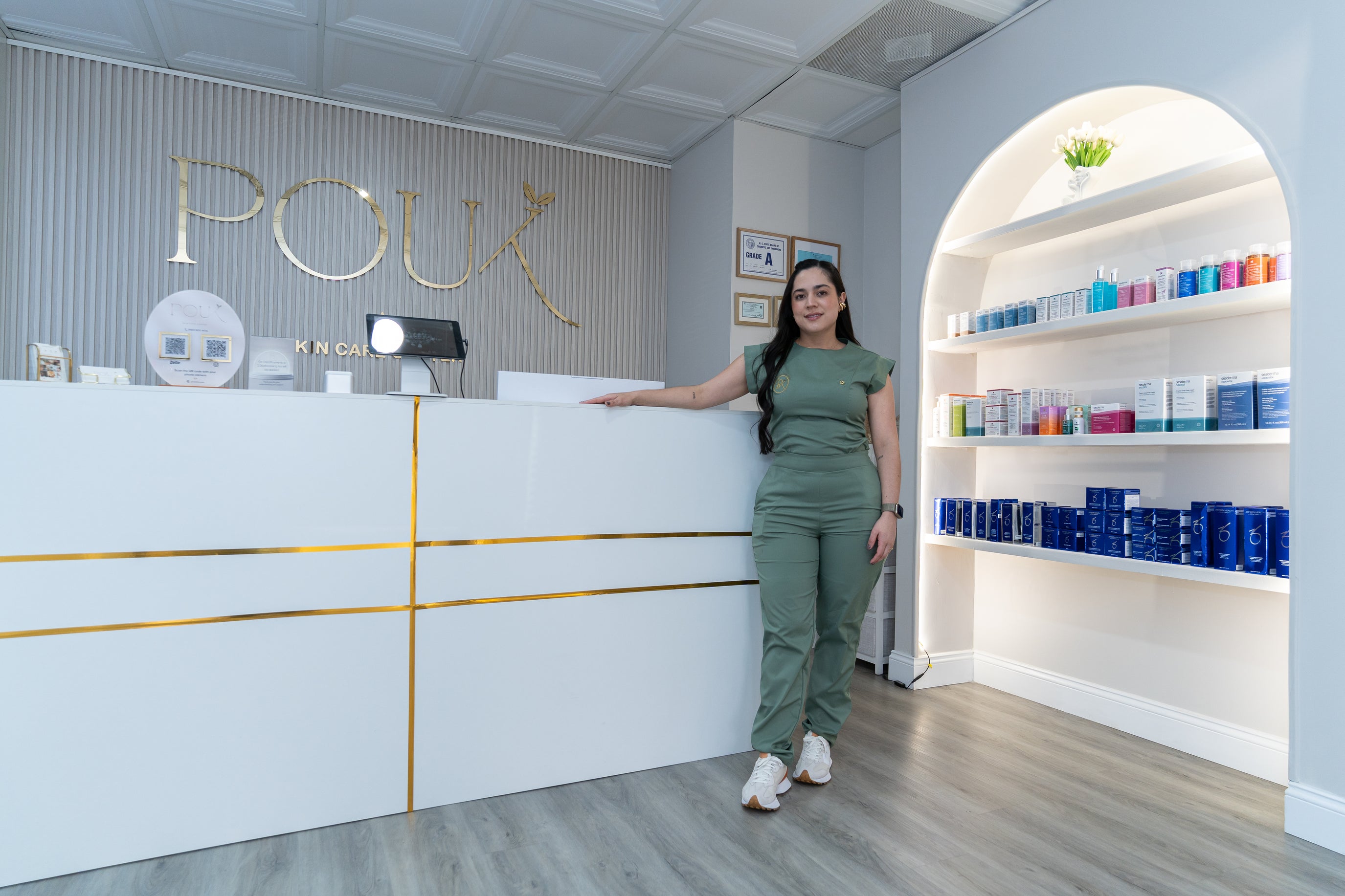Centro de Cuidado de la Piel Pouk | Tratamientos y productos avanzados ...